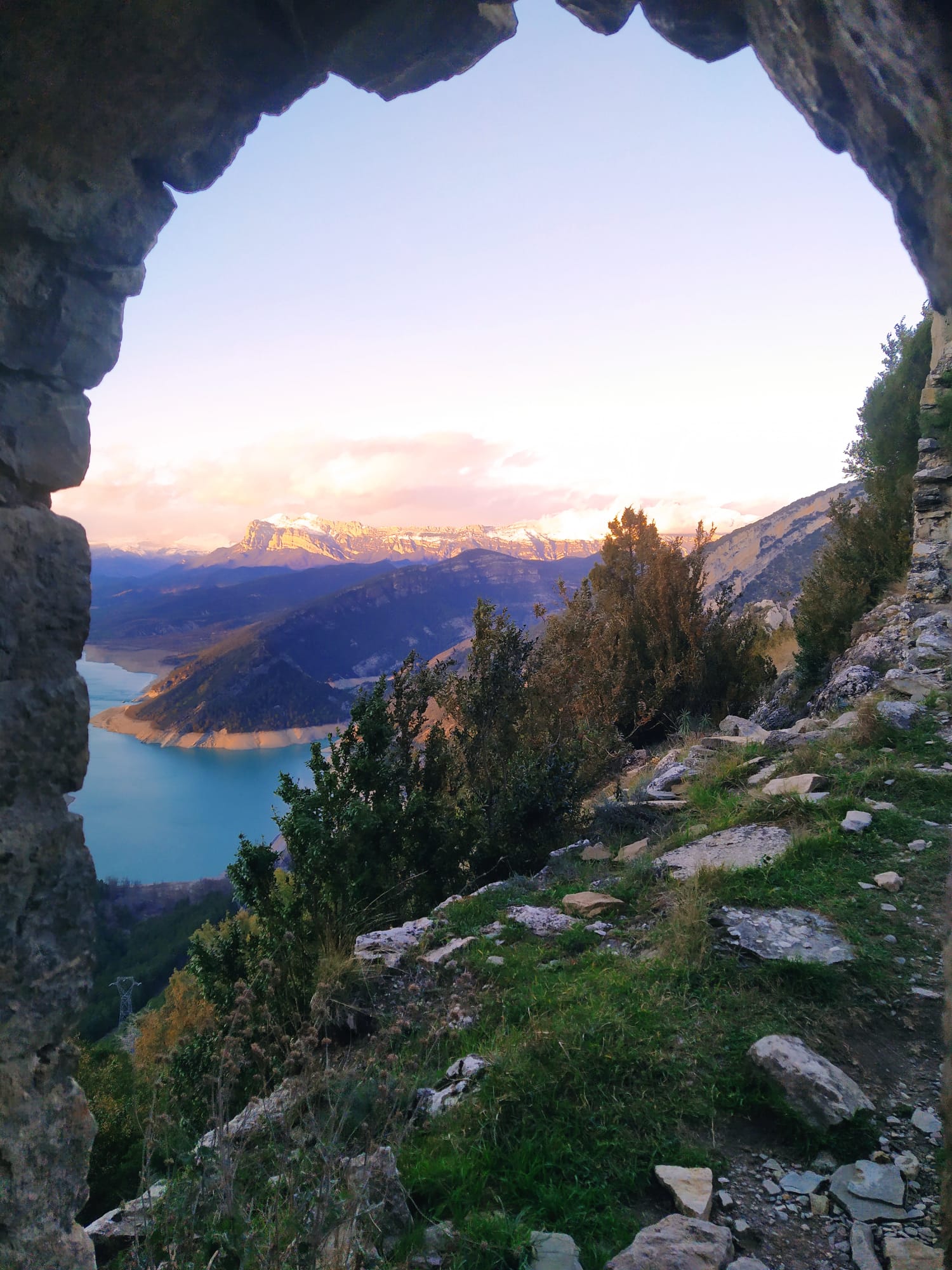 Subida al Castillo de Samitier y a la ermita de San Emeterio y San ...